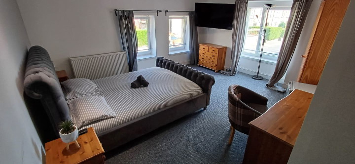 Whole Property Kirkcaldy, Fife. Sleeps 20 - Kirkcaldy