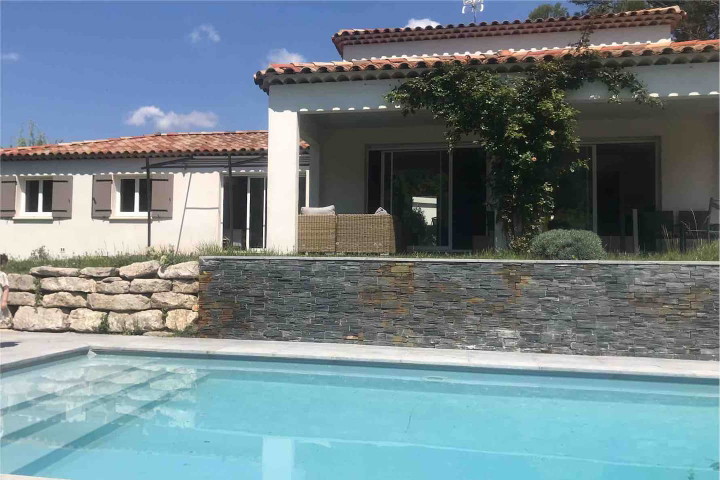 Dépendance En Provence - Bouc-Bel-Air