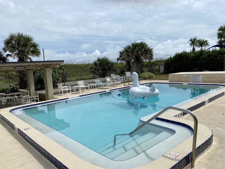 Stay In The Heart Of Jax Beach! - Neptune Beach, FL