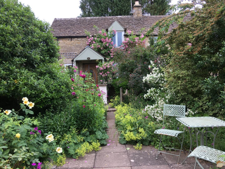 Characterful, Cosy Cotswold Cottage - Stroud, UK