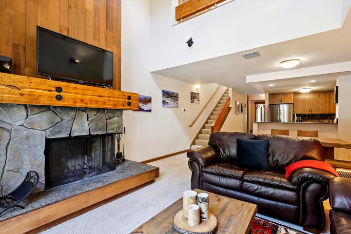 One Bedroom Plus Loft River View Condo - Tahoe City, CA