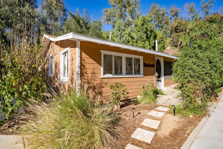 The Ranch | 2br Farm Cottage + Mountain Views - Simi Valley, CA