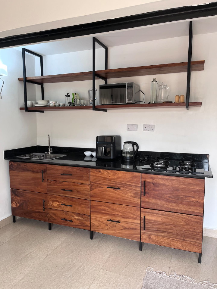 Modern Minimalist Studio W/fast Wifi Near Muyenga - Kampala