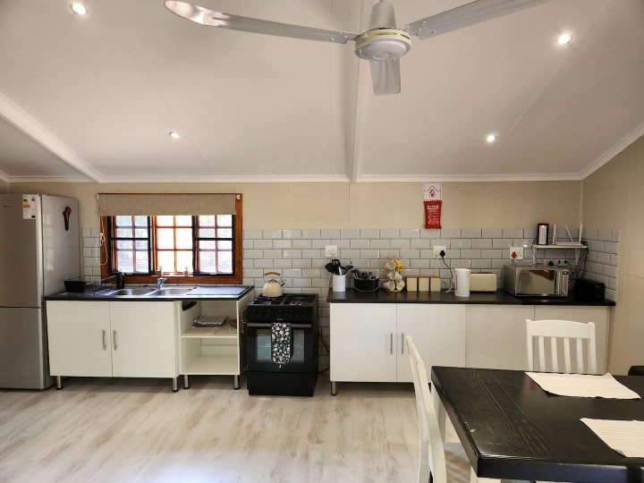 Modern Log Cabin Close To Zebula & Mabula Lodges - Bela-Bela