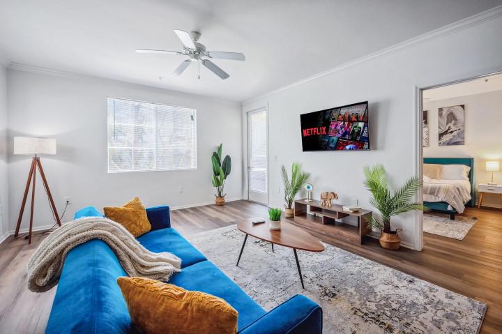 Marina's Paradise | Close To Lax & Sofi Stadium - Venice Beach, CA