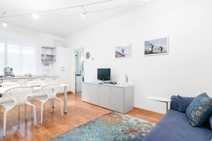 Guesthost - Ospedale & Galleria Ognissanti Apt - Padua