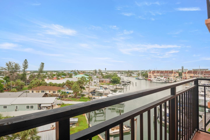 Madeira Bay Resort 507 - Condo With Two Balconies - Treasure Island, FL