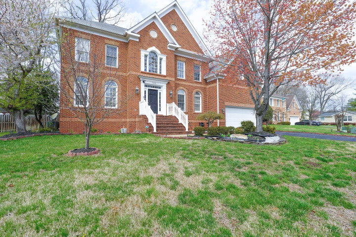 Luxury Mansion  Game Room  Piano  4br Tvs - Manassas, VA