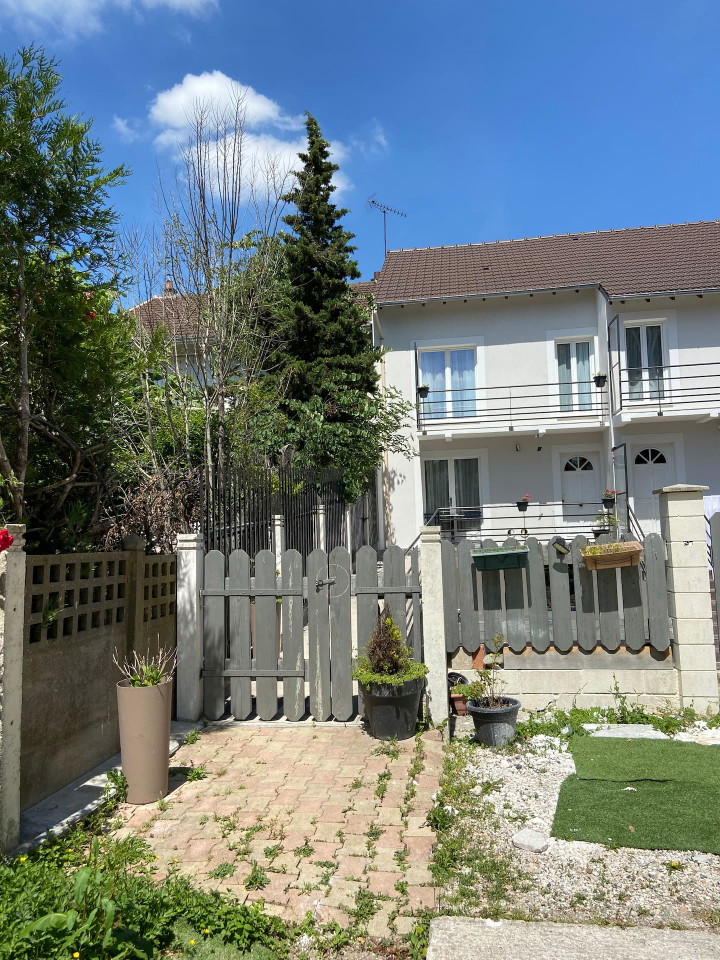 House In Saint Cyr L 'éCole, Quiet And Welcoming - Yvelines