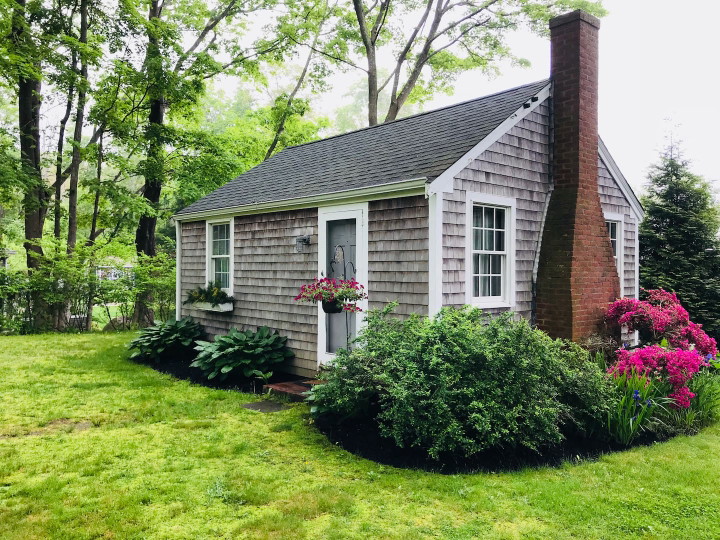 Quaint Cape Cod Cottage - Woods Hole, MA