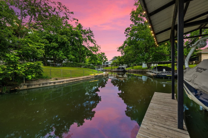Wake At The Lake On Lbj! Dock, Fishing, And Fun! - Kingsland, TX