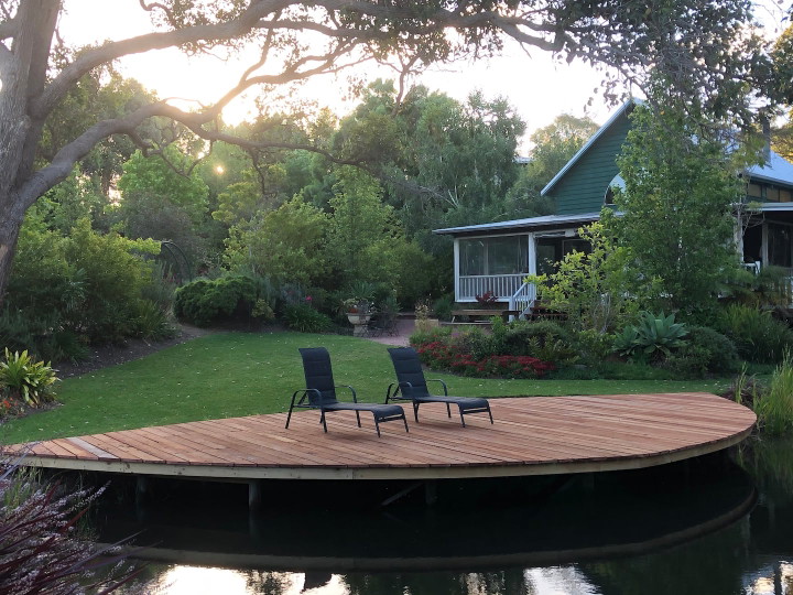 Lakeside Garden Chalet - Western Australia