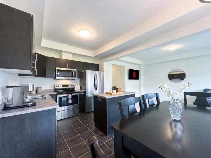 Brand New Upscale, Multi Level House With Garage! - Welland