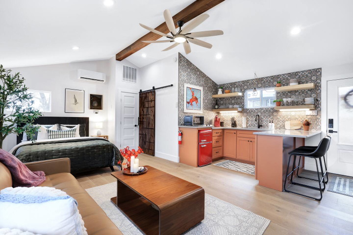 Sip & Stay- Romantic/hot Tub/close To Downtown - Fredericksburg, TX
