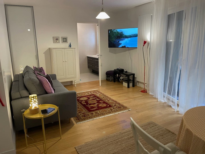 Lovely Apartment With Balcony - Paris