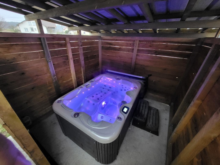 Duplex, Covered Jacuzzi, Two Bedrooms. 74 M2 - La Chaux-de-Fonds