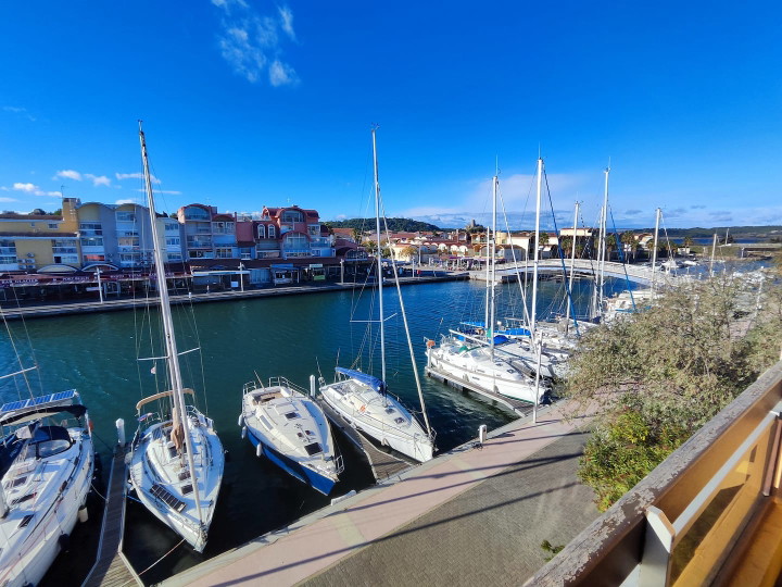 Charming Apartment Overlooking Port Gruissan - Gruissan