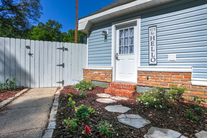 Cozy Private Apartment Attached To Home - Milton, FL