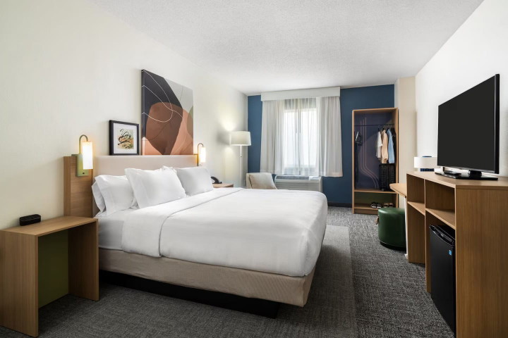 Near Orland Square Mall + Free Breakfast + Parking - Tinley Park, IL