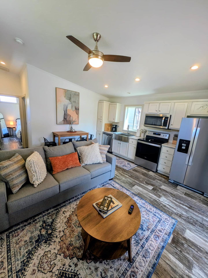 Detached Guesthouse | Full Kitchen | Covered Porch - Boise, ID