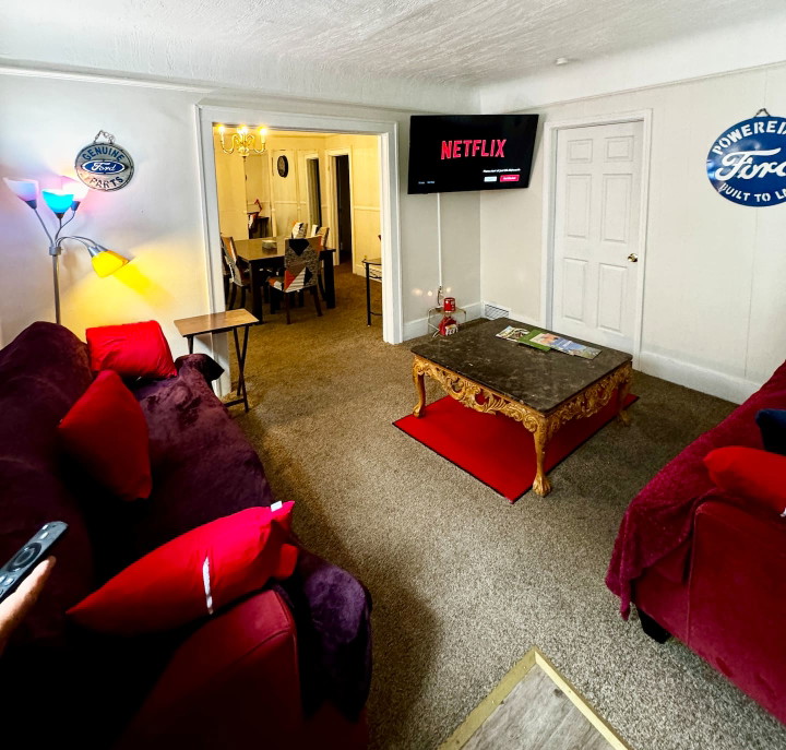 Spacious 3br Home | Great For Families | Dearborn - Dearborn, MI