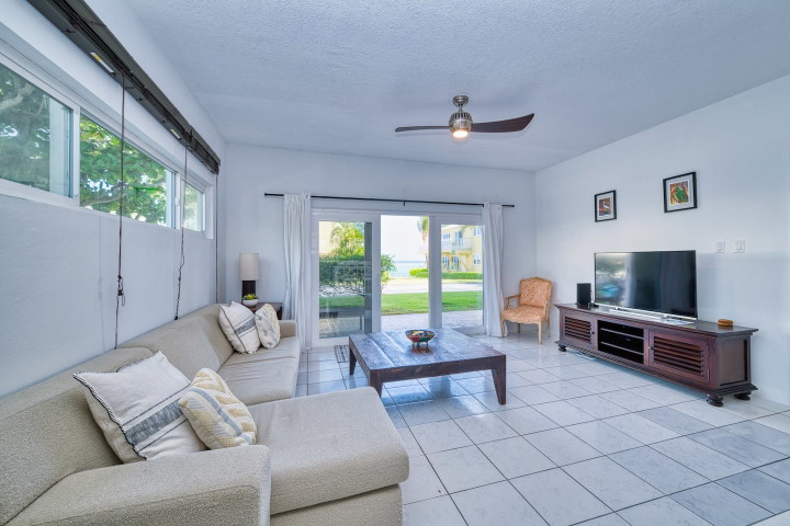 South Sound 2br | Beach Retreat W/ Pool & Patio - Cayman Islands