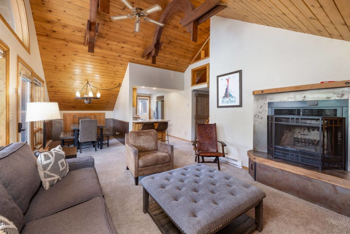 Unique Condo W/treehouse Features, Fireplace - Big Sky, MT