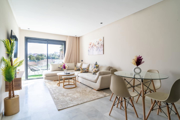 Sunny Luxury Studio: Terrace & Fast Wi-fi - Casablanca, Maroc