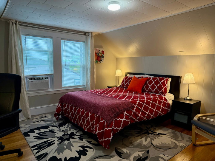Bright | Clean | Cozy | W/d  2br W/ Free Parking - Malden, MA