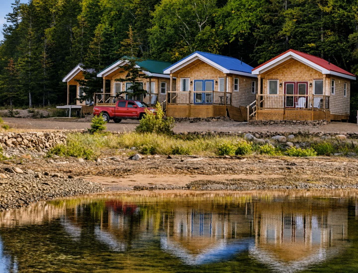 Smokey Cove Burgundy Cottage - Ingonish Beach, NS