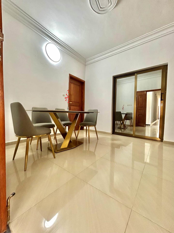 Accommodation - 2 Bedrooms Living Room 1st Floor - Lomé