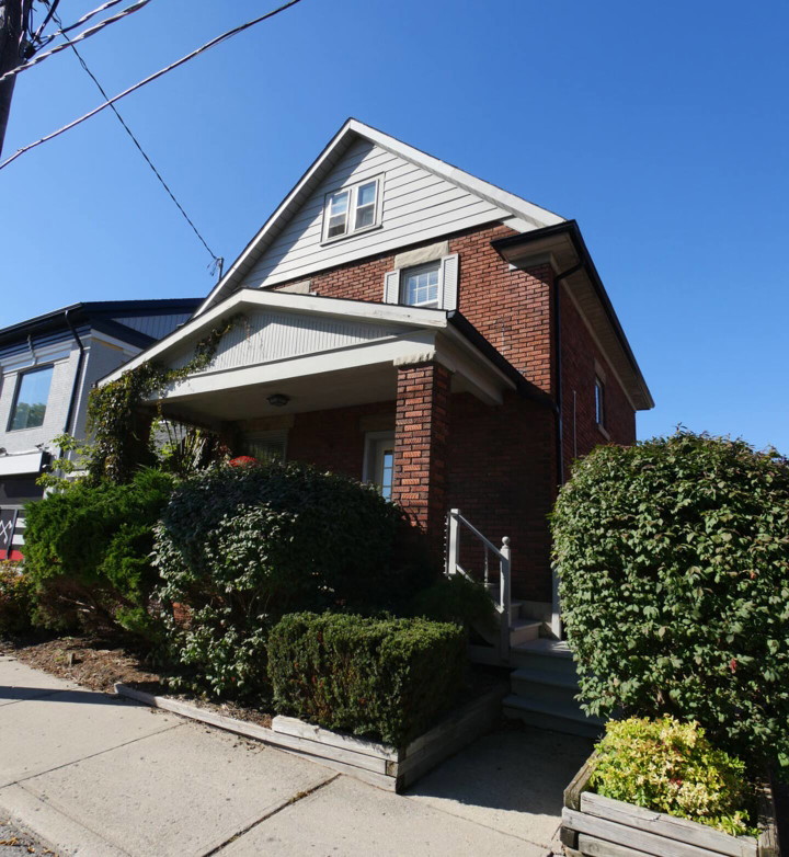 Charming Oasis In Heart Of Uptown - Waterloo, ON, Canada