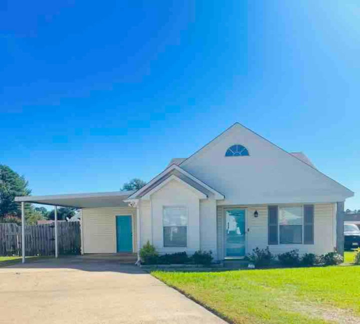 Cozy Stateline Cottage In A Cul-de-sac/near I-30 - Texarkana, TX