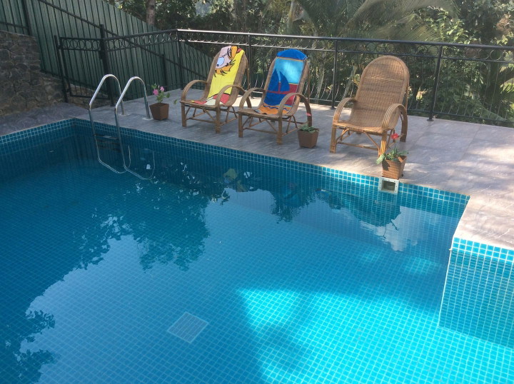 Helfaroan Maison Spacieuse Avec Piscine - Sri Lanka