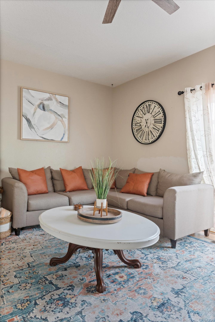 Spacious Home Long Stays Pet Friendly Yard - Portland, OR