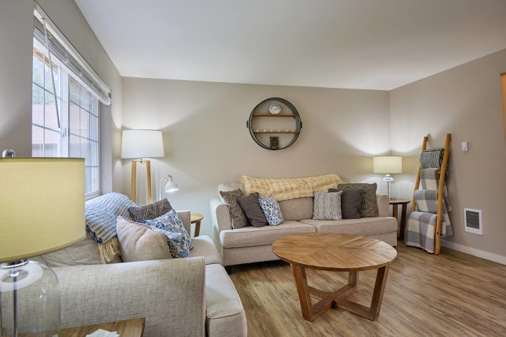 Yodel Haus: Shared Hot Tub + Walk To Leavenworth - Leavenworth, WA