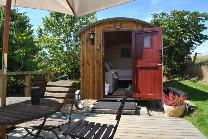 Roy's Retreat Shepherds Hut - Lulworth Cove