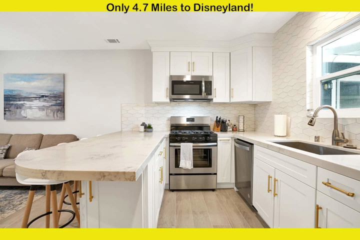 Top-rated 2br Home · 5 Miles To Disneyland - Norwalk, CA