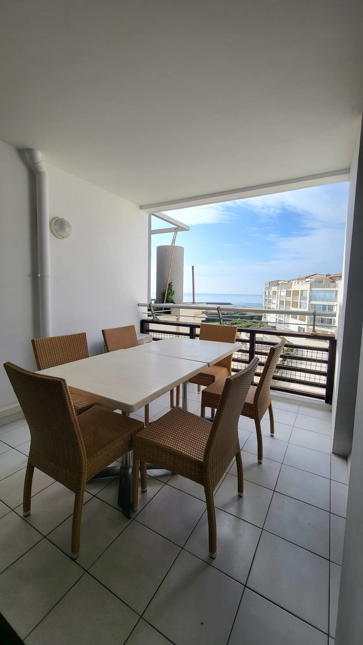Front De Mer Avec Piscine - Agde