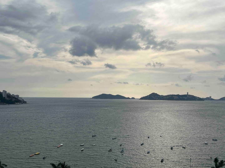 The Best View Of The Sea, Right On The Beach - Acapulco