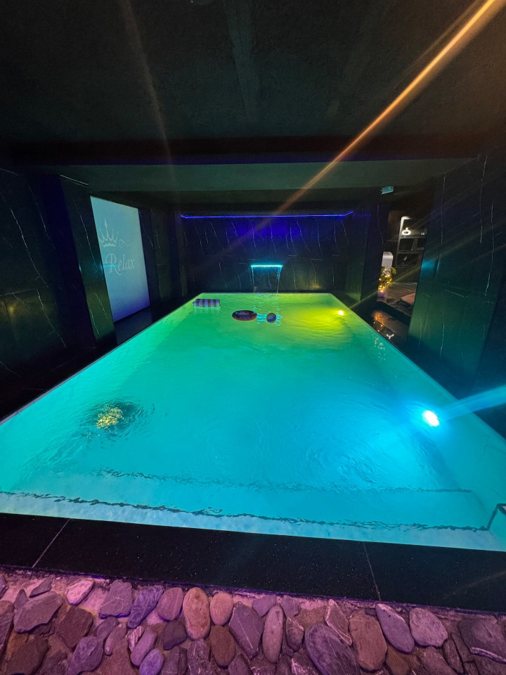 Bright Apartment, Beautiful Pool And Stunning Views - Algeria