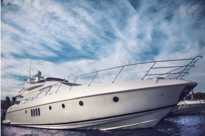 Luxury Yacht Cruiser Day Charter Experience - Hong Kong