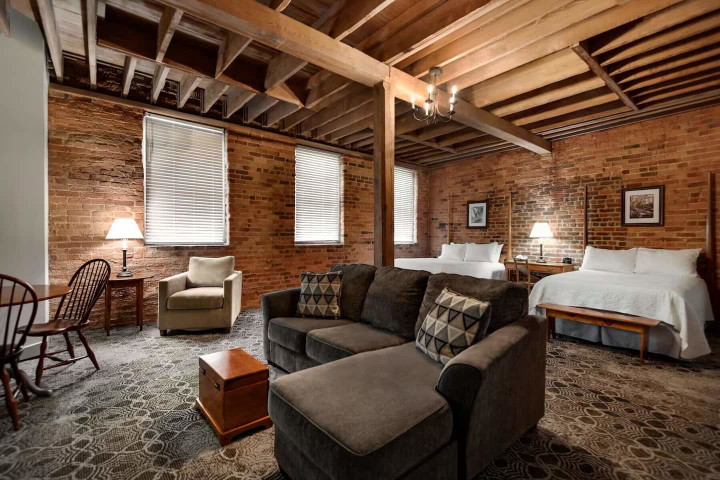 2 Double | Brookstown Inn | Old Salem Nearby - Winston-Salem, NC