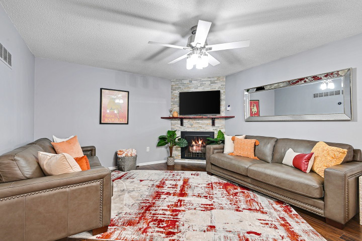 Spacious Dual-home Retreat-peloton-2 Kitchens - Kansas (State)