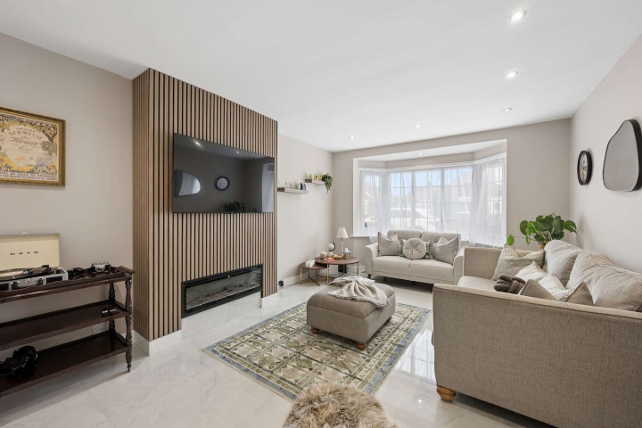 Stunning 4br Home In Manchester With Garden - Bury
