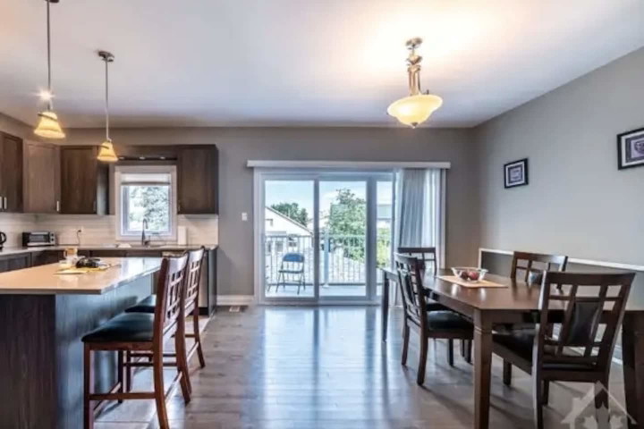 Lovely 2 Bedroom Apt In Orleans W/free Parking - Ottawa
