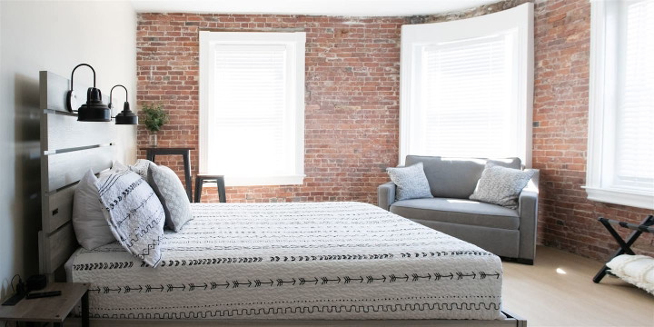 Unit 1 Studio - Historical Building Downtown - Portsmouth, NH