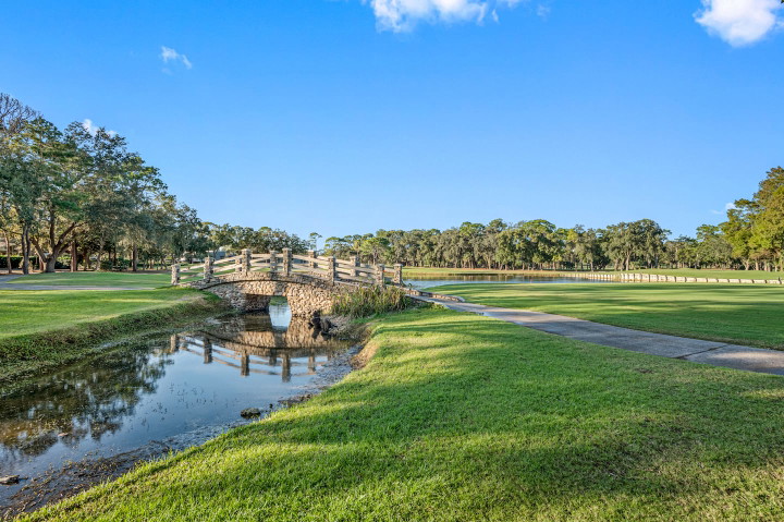 1st Floor Resort Condo W/ 75 Inch Tv & Patio - Tarpon Springs, FL