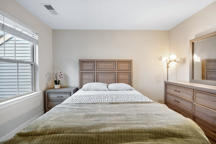 Modern Home With Private Bathroomstylish & Comfy - Frederick, MD