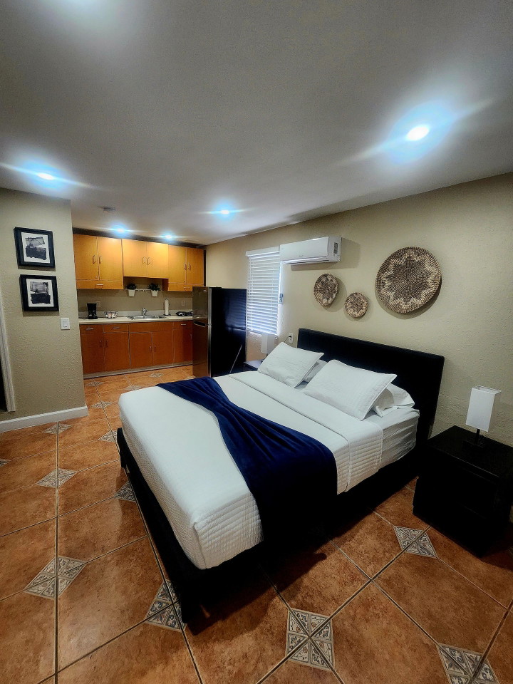 Twin Pines Studio 2 - Tampa, FL